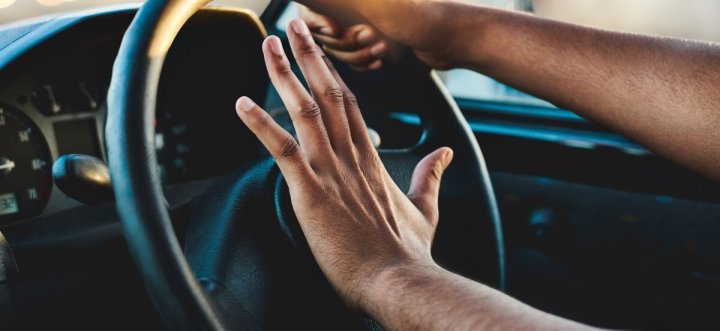 3 casos en los que está permitido usar el claxon | Emesa M-30